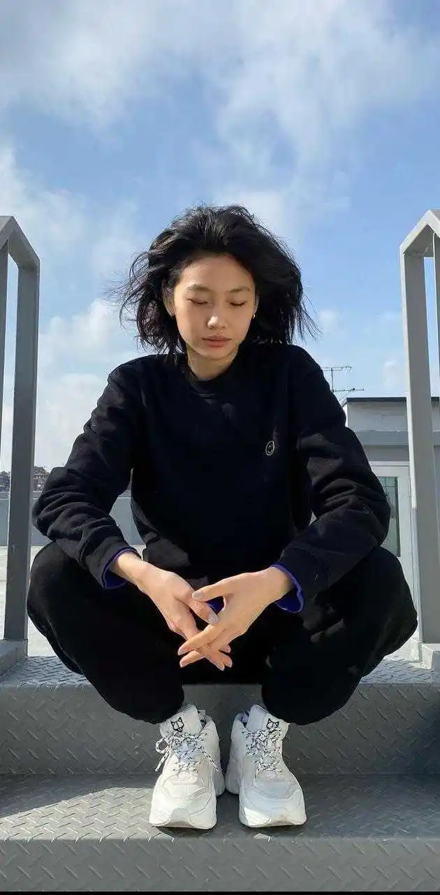 HoYeon Jung Biography, Age, Net worth, Facts