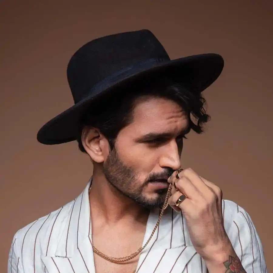 Gajendra Verma - Best Songs, Age, Career, Family
