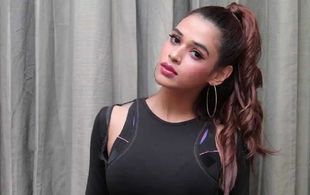 Shalmali Kholgade (Singer) - Biography, Age, Career, Height, Husband ...