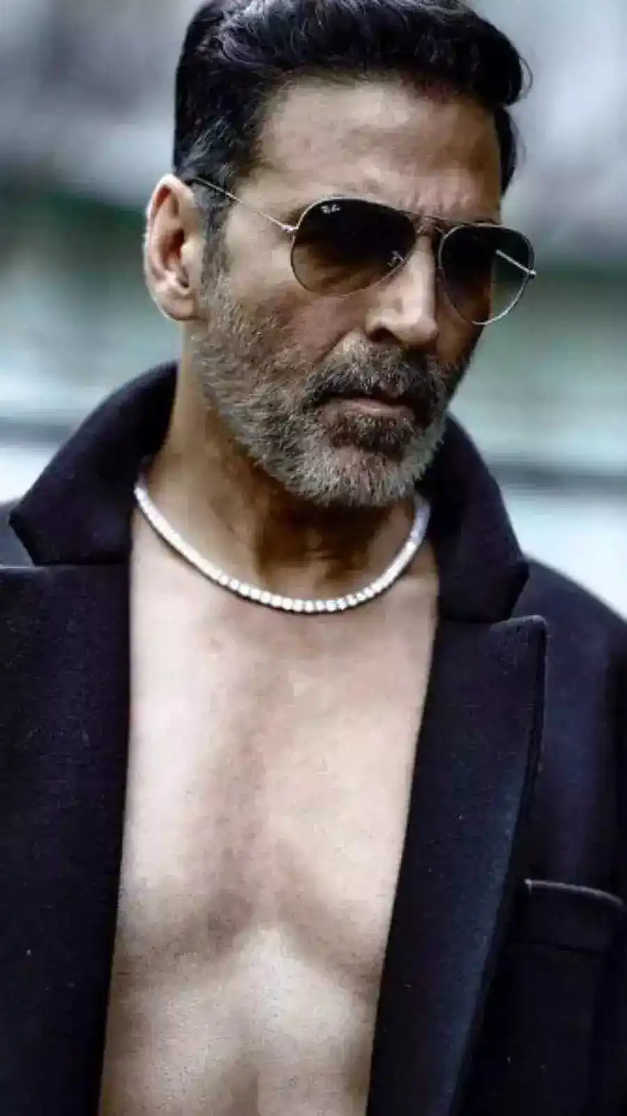 Rustom (2016) - Cast, Box office collection, Songs, Review and More