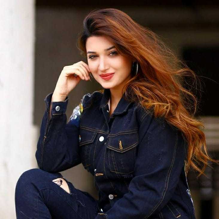 Elina Khan Influencer | Biography Birthday Age