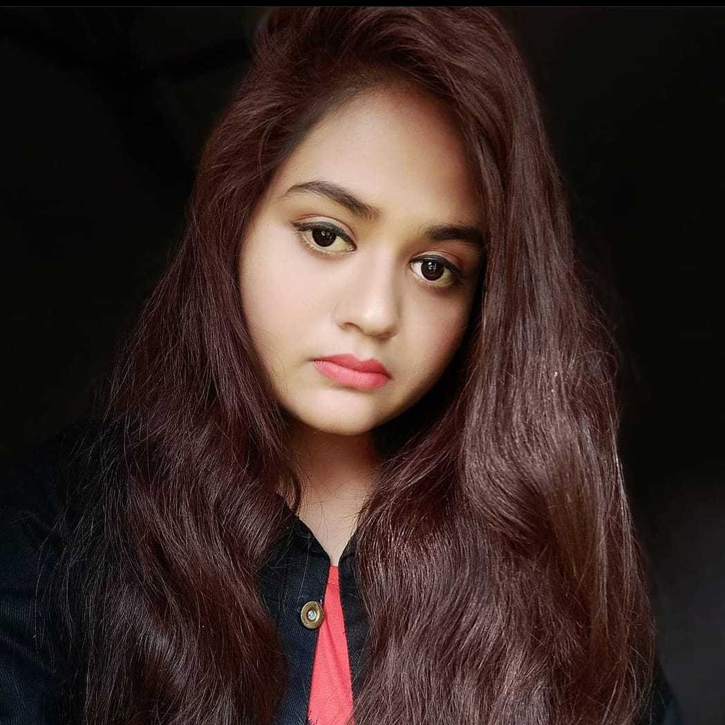 Siya Blogger Movies, Photos, Birthday, Age