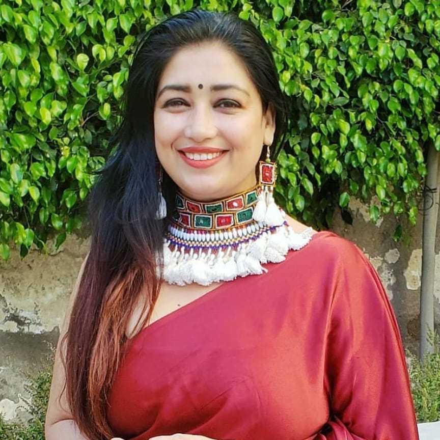 Shiwangi Peswani Influencer | Biography Blogger