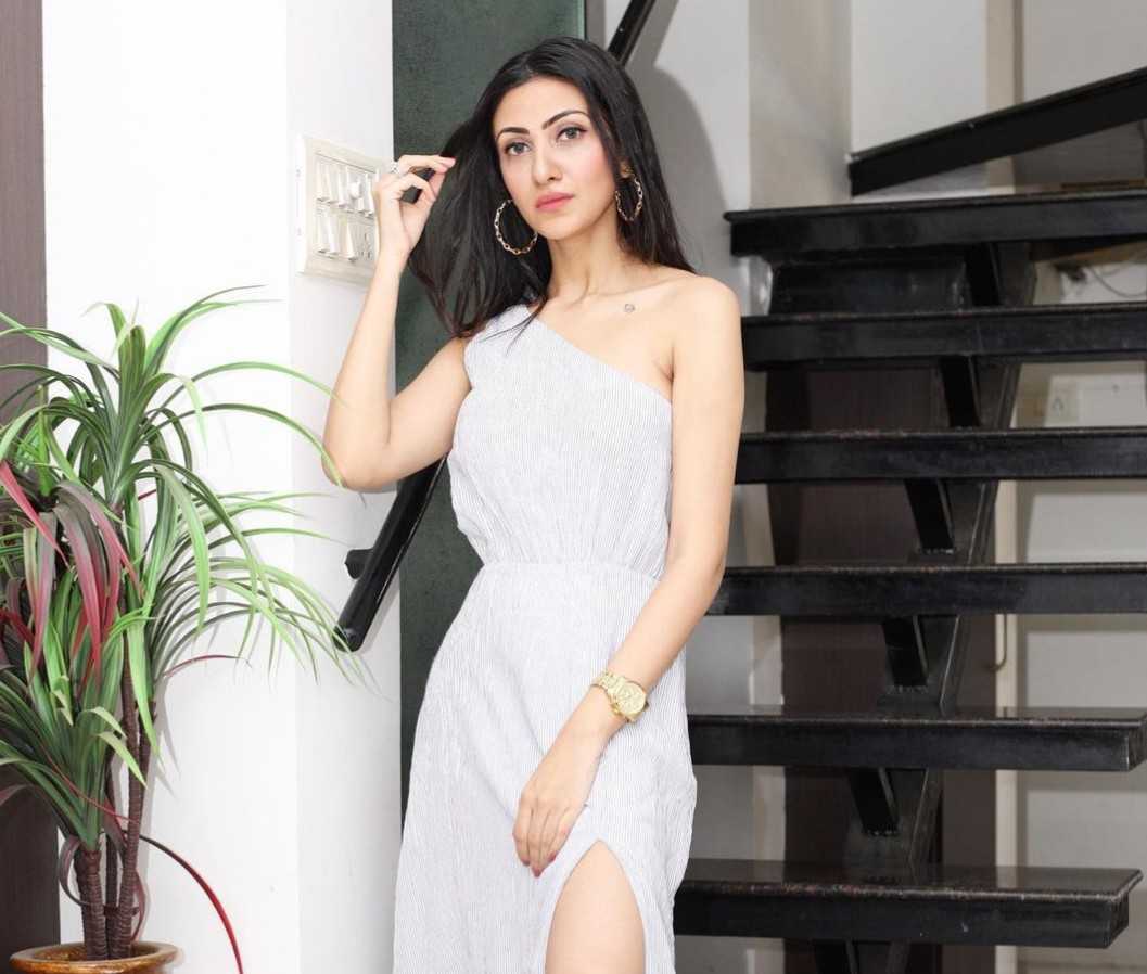 Neelam Upadhyaya Model-Birthday,Age,Boyfriend,Biography