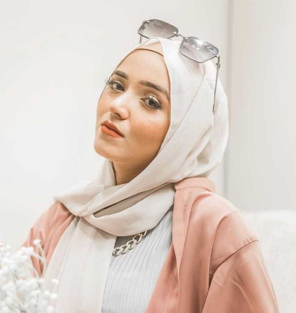 Anah Shaikh, Influencer | Fashion Beauty Content Brand