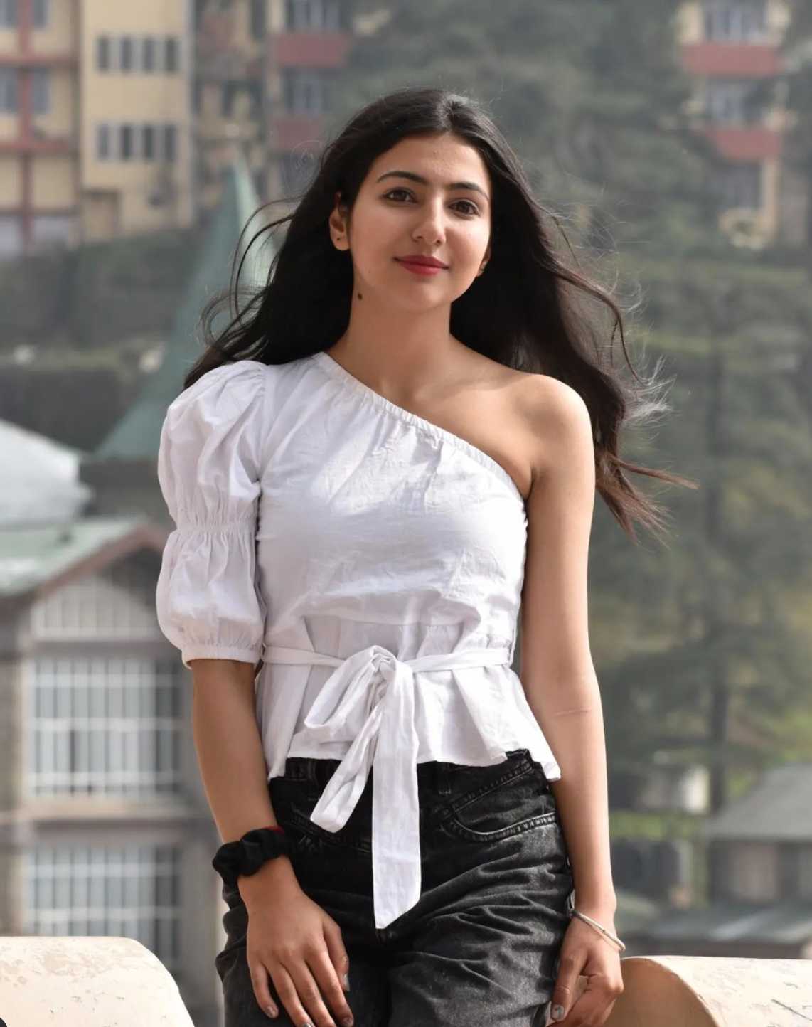 Shaniya Model Influencer | Biography Birthday Age