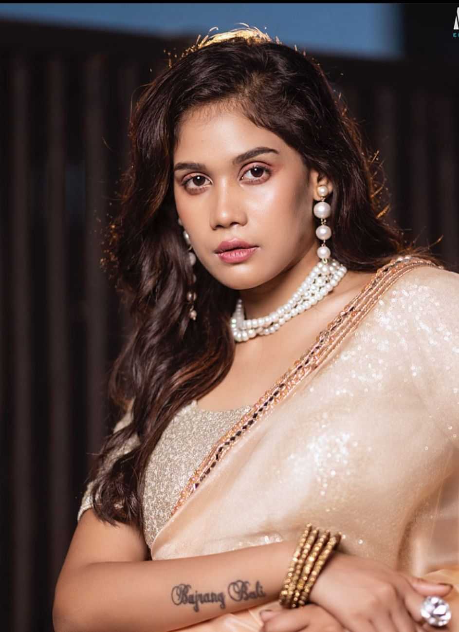 Reet Mukharjee / Influencer Biography Birthday Age