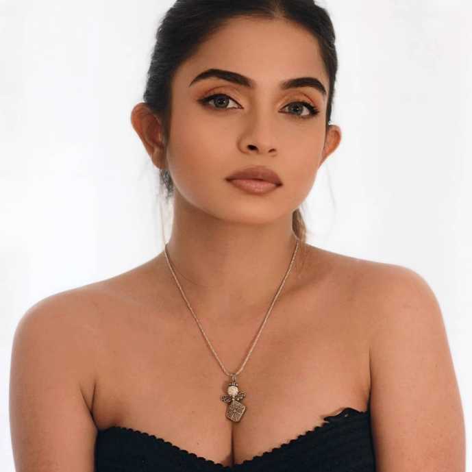 Sheena Shahabadi Movie Artist | Age Birthday Biography