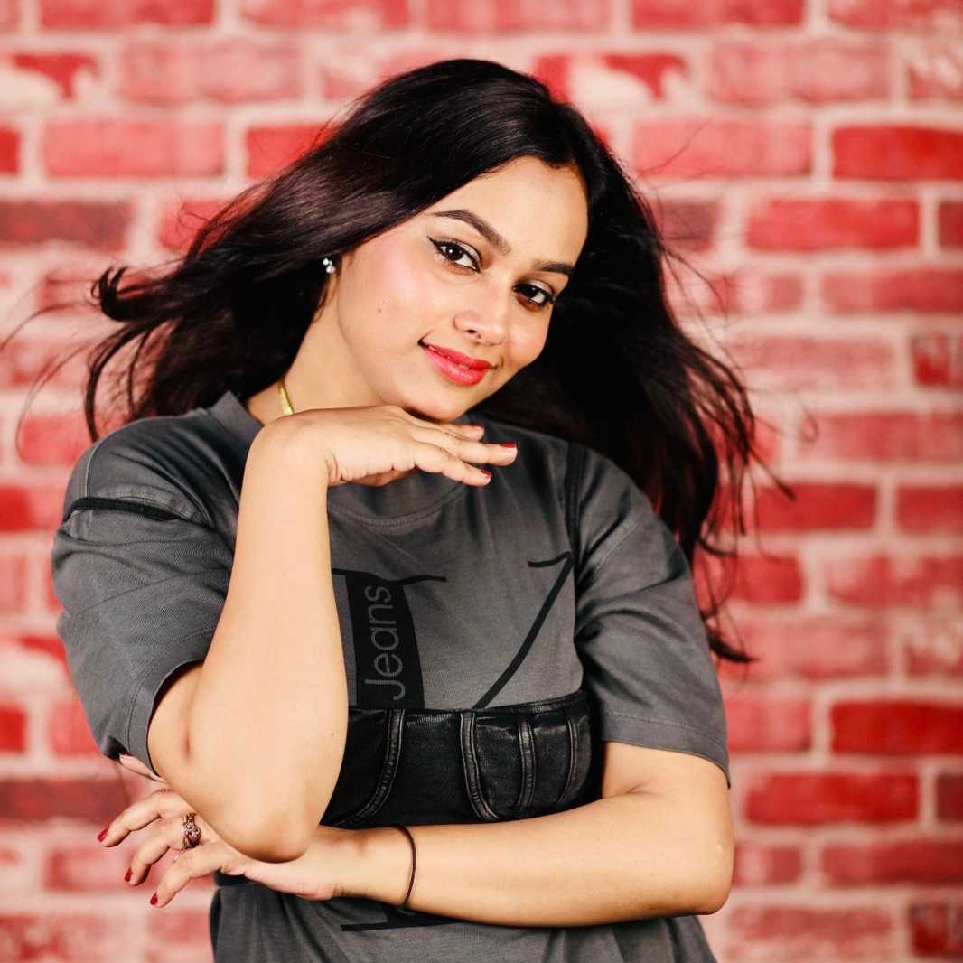 Aishwarya Pandit Music | Age Birthday Biography