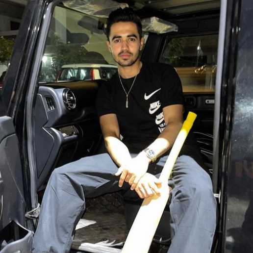 Karan Tahilyani Athletes | Age Birthday Biography