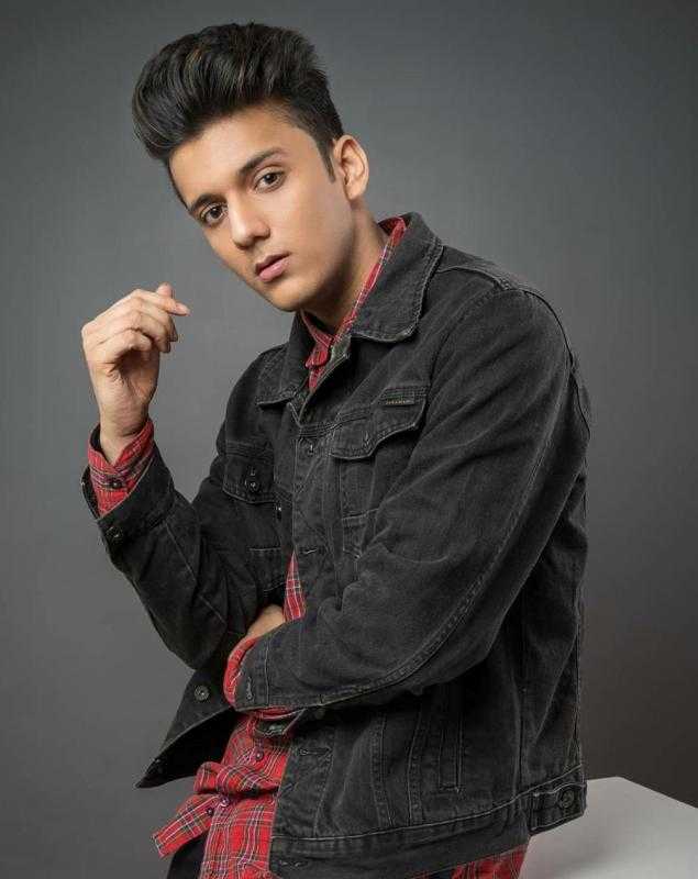 Aayush Singh Content Creator Model Blogger | Biography Birthday Age