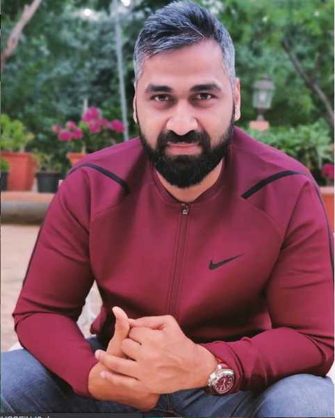 Peeyush Entertainers | Age Birthday Biography